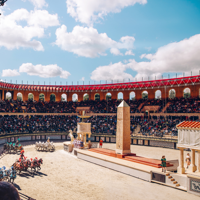 Le Puy du Fou réinvente son parcours de réservation grâce à Lyra ...